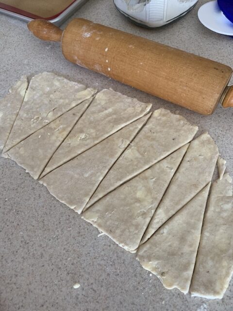 Easy Pie Crust Croissants - Becky's Kitchen Corner